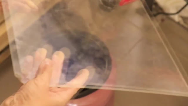 老师傅自制的钟表,看到最后才发现竟然是用这个做的