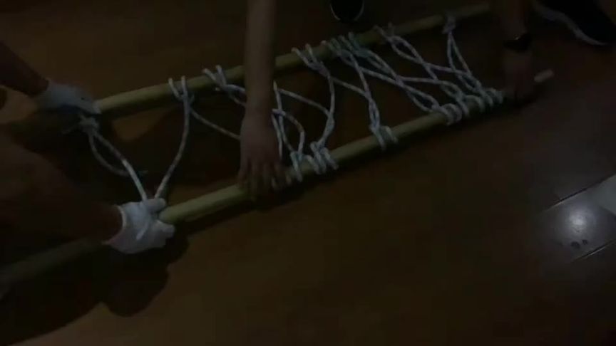 时针已指向23:05