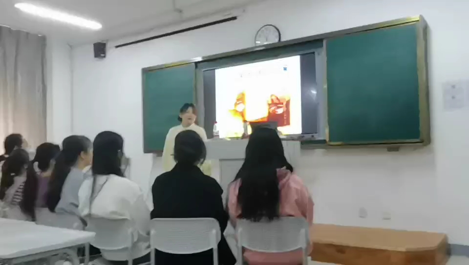 幼儿园中班语言领域讲述活动《贪吃的小猫》试讲