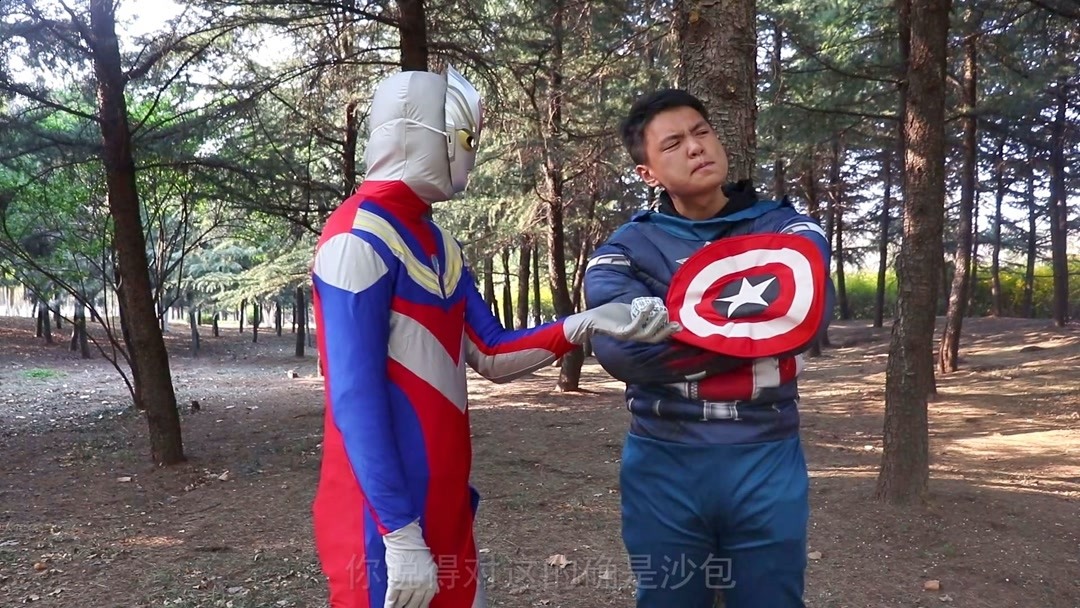 美国队长和迪迦终极宿命比赛,迪迦完胜,赢走了美队的盾牌