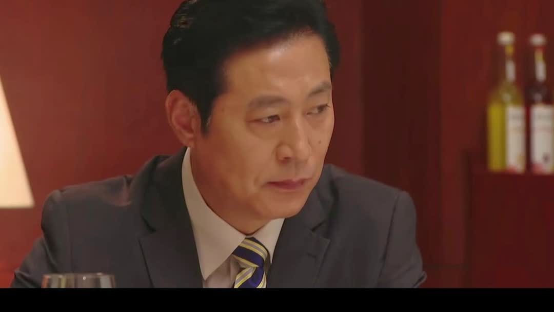 青年医生:孕妇即将生产,被三实习生碰上了,谁料三人直接就地接生