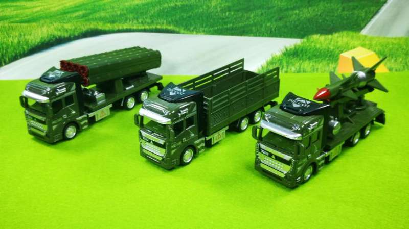 合金军事车模型玩具导弹车火箭炮车运输车展示