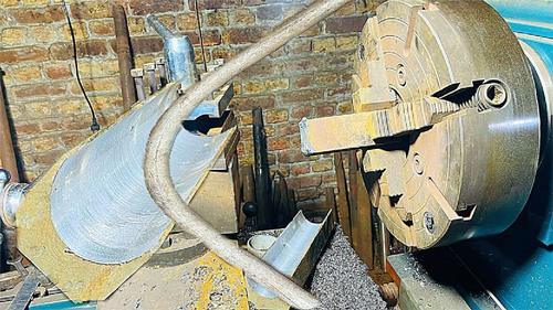 巴铁制作弯管的神奇工艺,全是一流的加工水平,成品质量非常不错