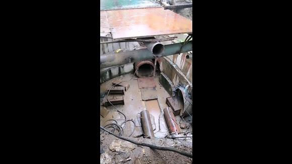 非开挖人工顶管施工中