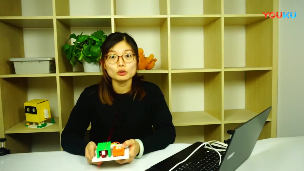 04 人体感应壁炉 温湿度传感器