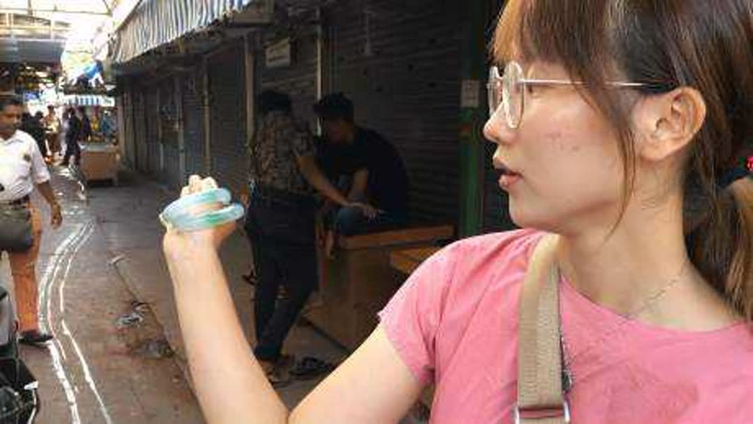 在缅甸花5000万缅币谈下2支翡翠手镯,你见过如此漂亮的吗?