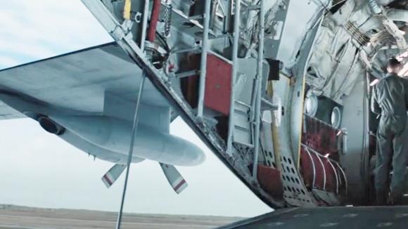 真正顶级的好莱坞现代战争动作大片:几乎从头打到尾,真爽