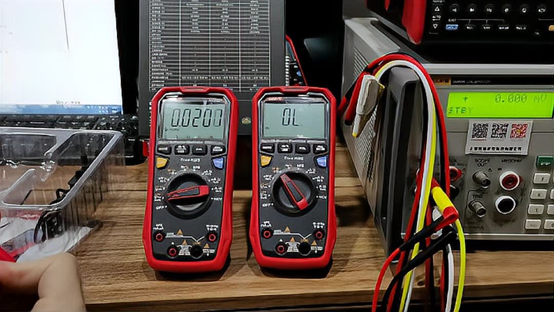 优利德UT61E+四位半22000字万用表发货前日常检测,开箱