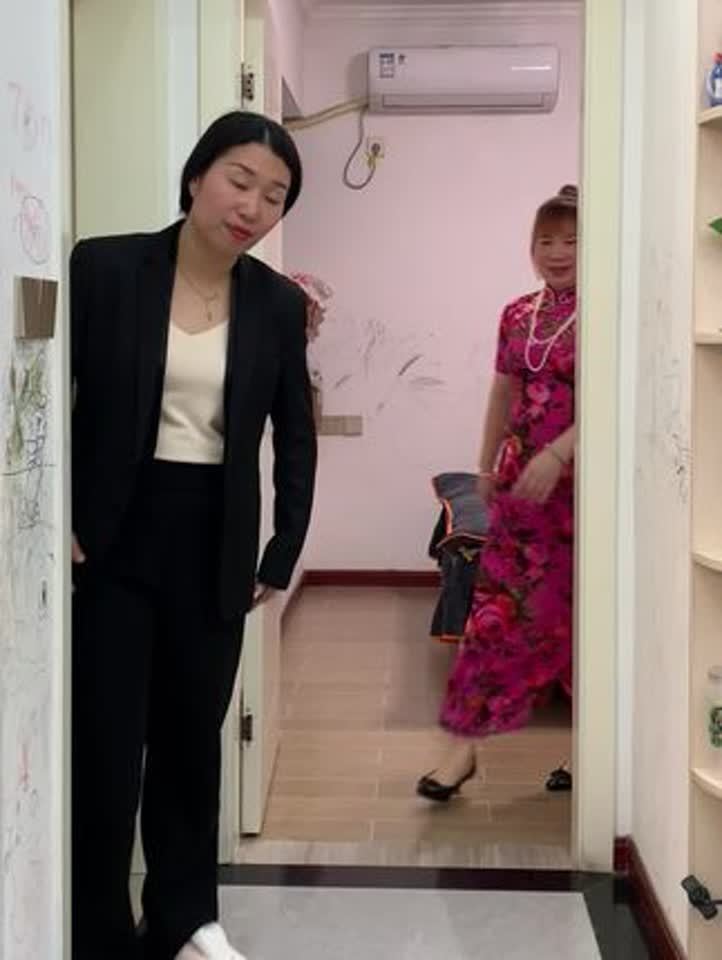 走秀表演,谁更好