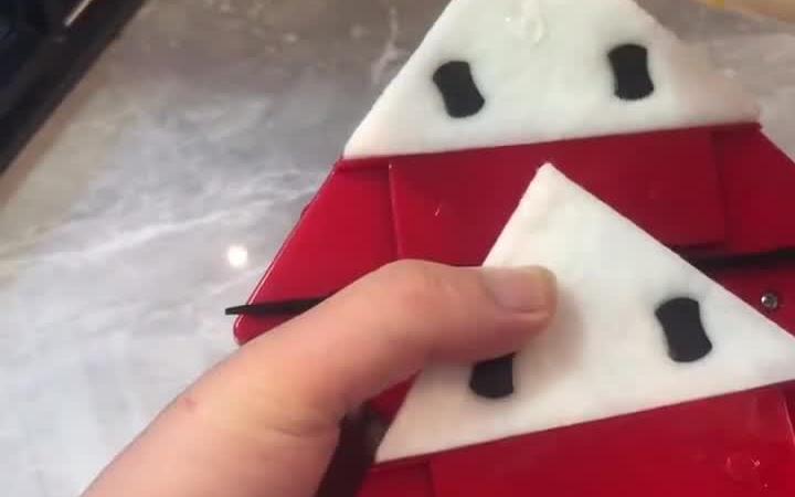 ...你准备扔的擦窗神器捡回来,一个能用好几年,你说制造商会告诉你使用...