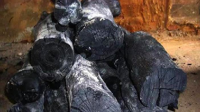 烧烤用的木炭棒,究竟是如何做出来的呢,原来这么简单!#...