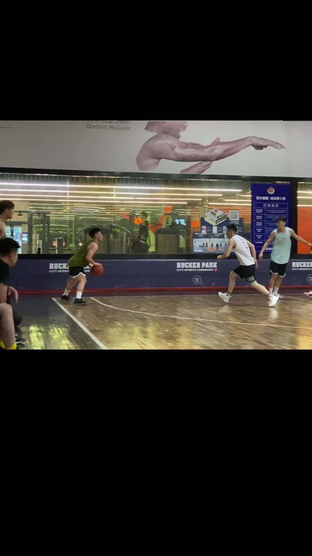 学员二段式投篮改一段式投篮,半成品的状态连续命中12球,酷。#库里.