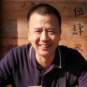 麓江爸爸 