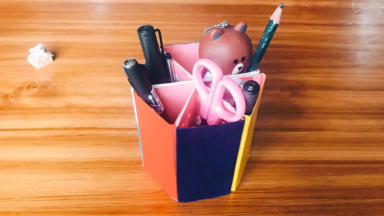 巧巧教你如何制作DIY彩虹笔筒,只需家中1种废弃材料,美观又实用