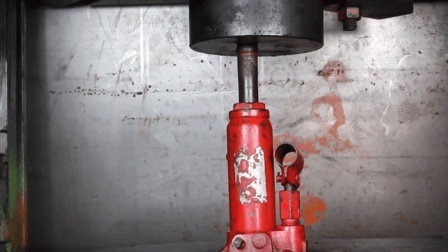 液压机对抗千斤顶, 到底哪个更厉害