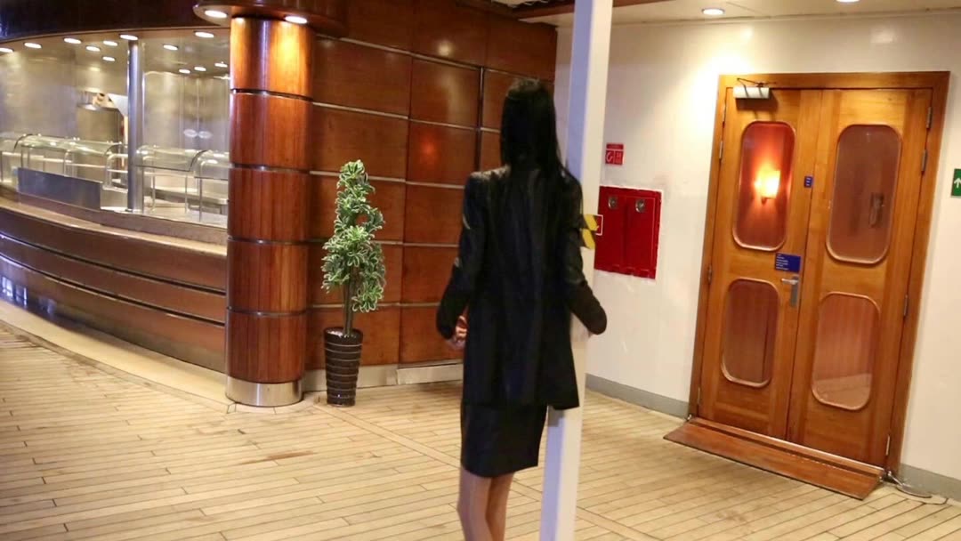 出游日本片段～伪娘变装秀室外钢管舞(Una呼吸酱)