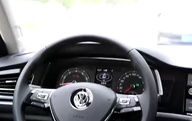 大众宝来车内功能演示,配置丰富,做工精致,网友:这次良心了