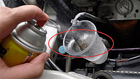 开车时, 氧传感器故障灯亮了怎么办? 很多老司机不当回事, 吃了大亏!