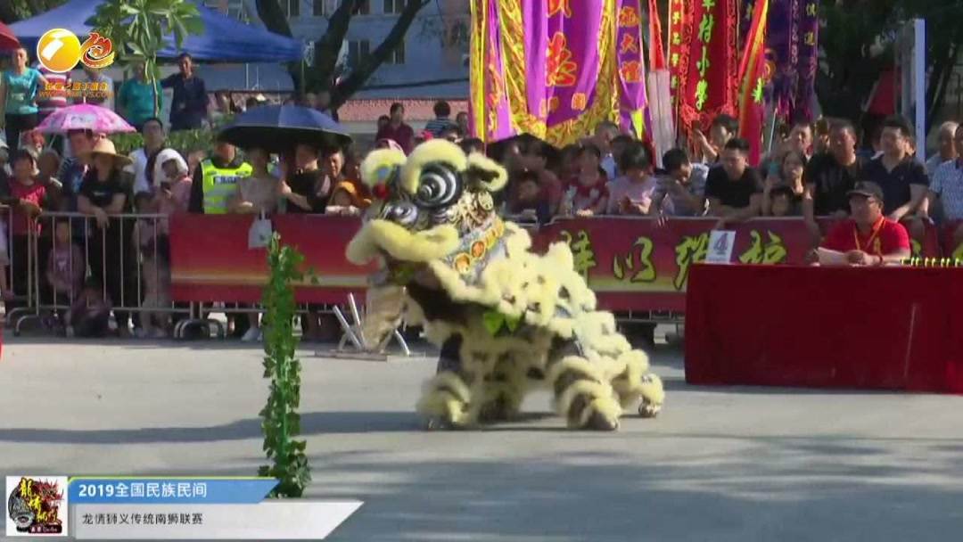 中华传统舞狮大赛!各路舞狮高手各显神通,表演狮子打盹儿~