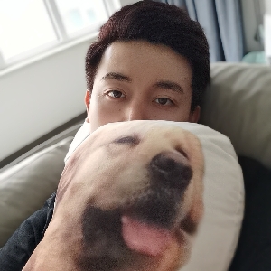 张霹雳的铲屎官 