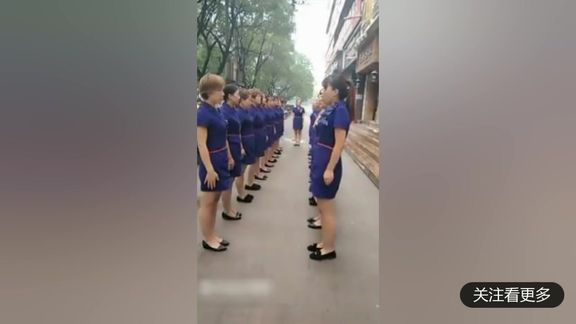 谁知道这是什么公司的早会?看到结尾差点笑死人了