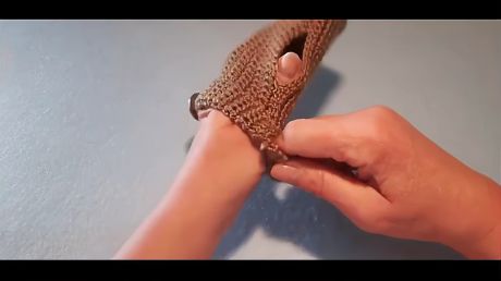 手工毛线编织教程:钩针编织简单大方的半截手套,冬天打字很实用