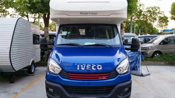 2020新款依维柯C型房车,铂驰旅行家单拓展房车