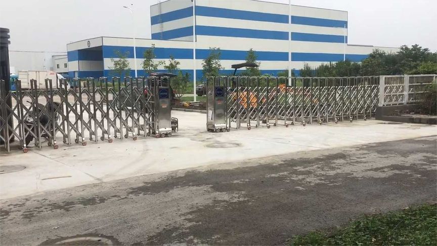 【启功案例】对开伸缩门——性能稳定、运行平稳