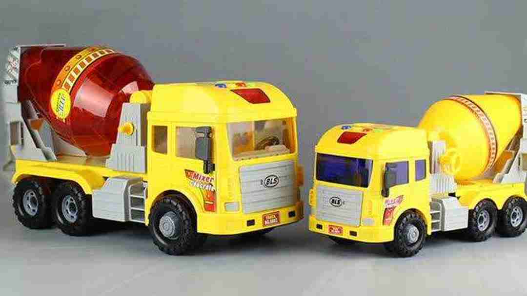 挖掘机翻斗车掉进河里了 挖掘机动画片