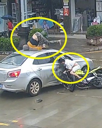 ...在12日的这起事故中,摩托车驾驶人岩某戴了安全头盔,但未系好扣带,...