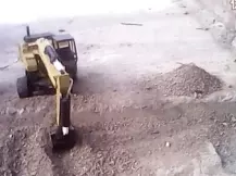 自制注射器玩具挖掘机模型甩土