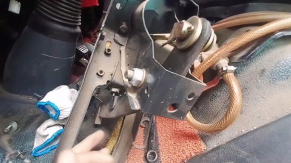 手工费60换离合器踏板,回位弹簧