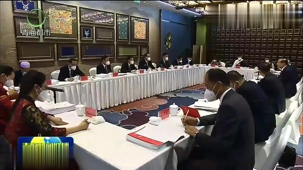 切实把大会确定的目标任务变成人民向往的美好现实