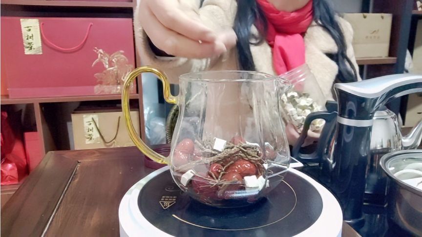 当归红枣煮鸡蛋,一周吃二到三次,活血补气,气色比进美容院都强