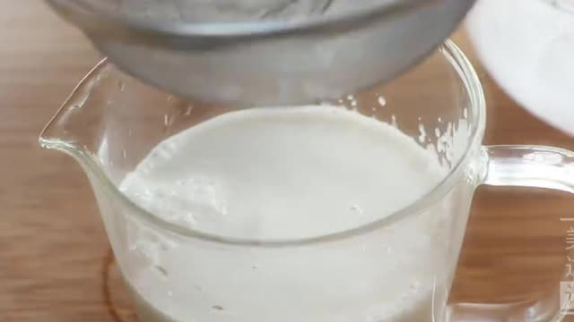 夏天必备的甜点,比冰淇淋还要解馋,软糯Q弹,做法还简单