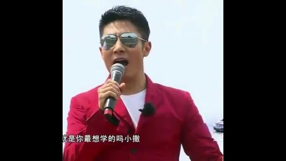 汽车漂移操作,撒贝宁都惊呆了!