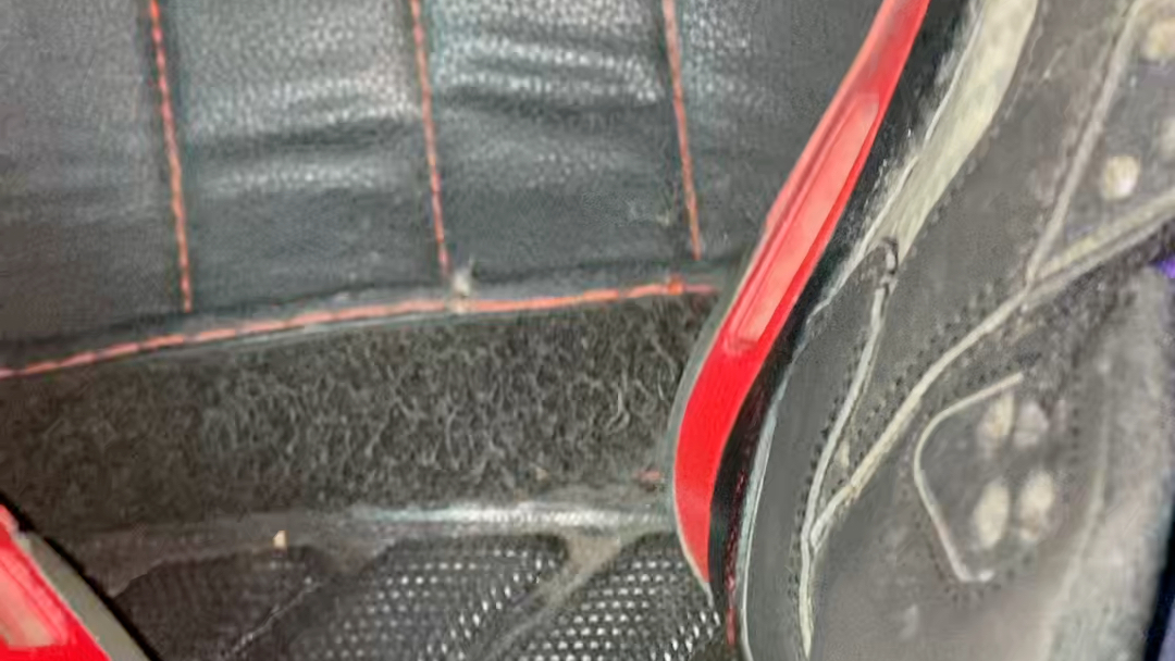 ...hold后有此现象,好像是气压不足打气声那种感觉,机舱会摸到管路颤动,