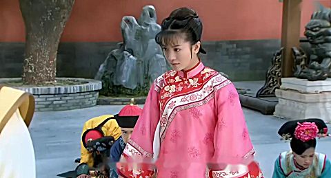 新还珠格格:容嬷嬷教小燕子学规矩,小燕子一气之下要说出真相