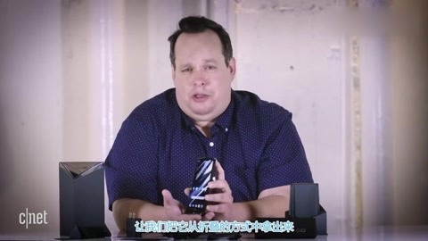 摩托罗拉Razr可折叠电话包装盒里有什么?