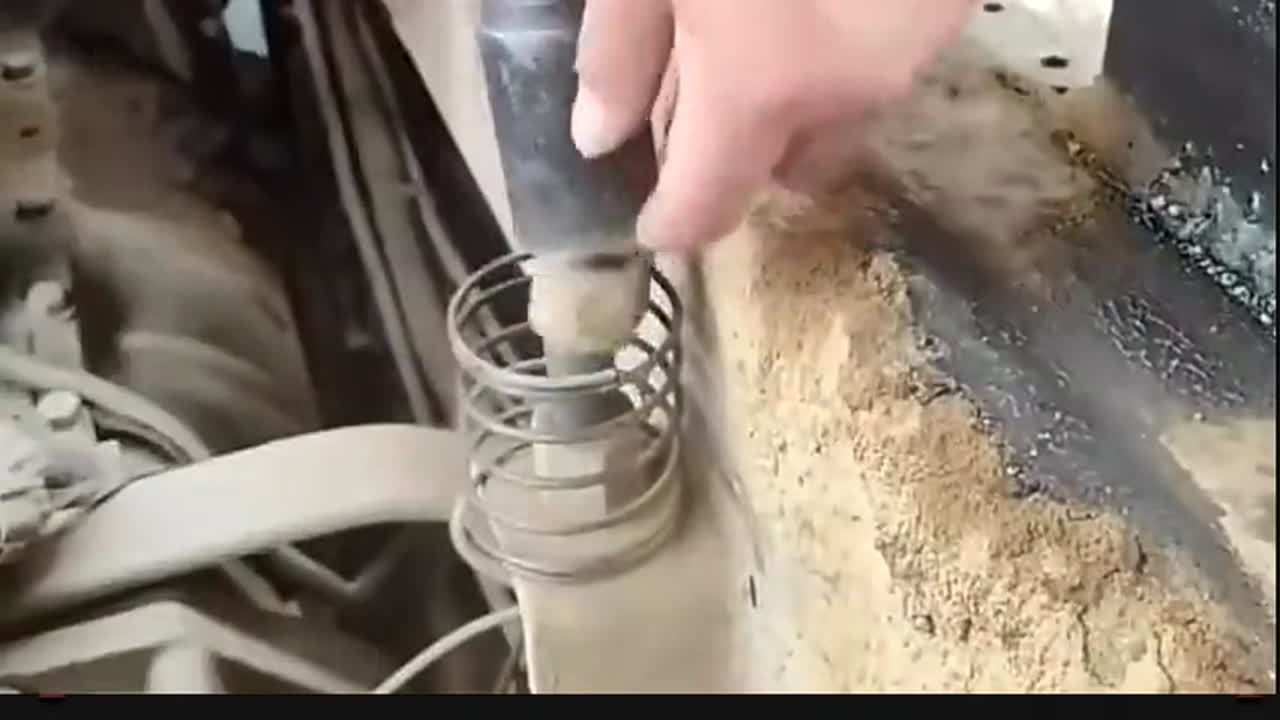 弹簧的用处这么大吗,看到工人师傅的操作,又让我学了一招!