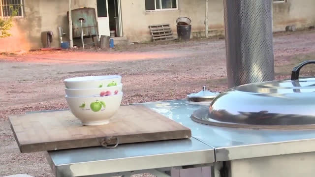 这无烟柴火灶能家用吗?体积小移动灵活,干净卫生还带水箱