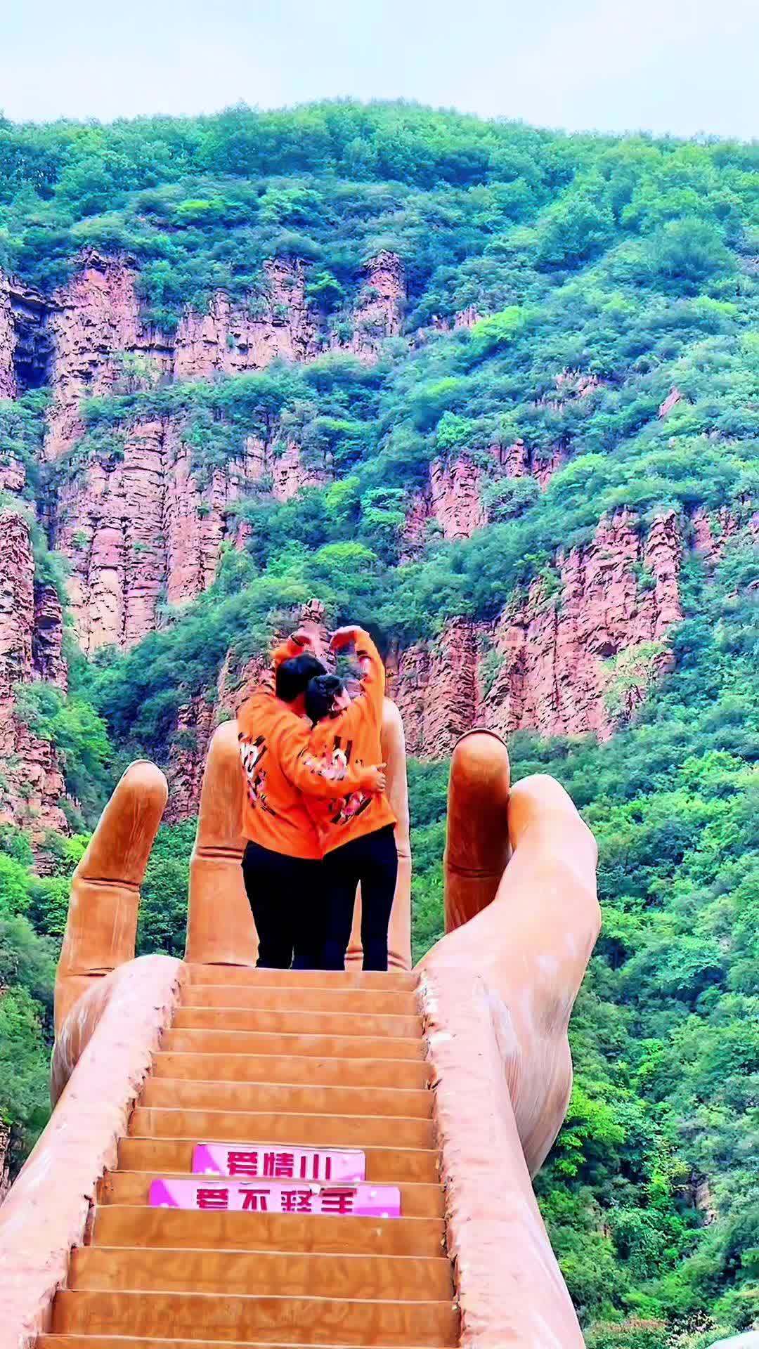 十二月你好,愿你卡里不缺钱,晚上不失眠,愿2021年最后一个月,所念皆...