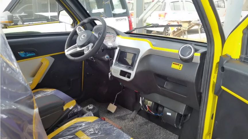 一万多配置最高的家庭代步工具,冷暖空调,油电两用,经济又实用