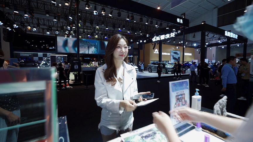 车展模特带你看车展