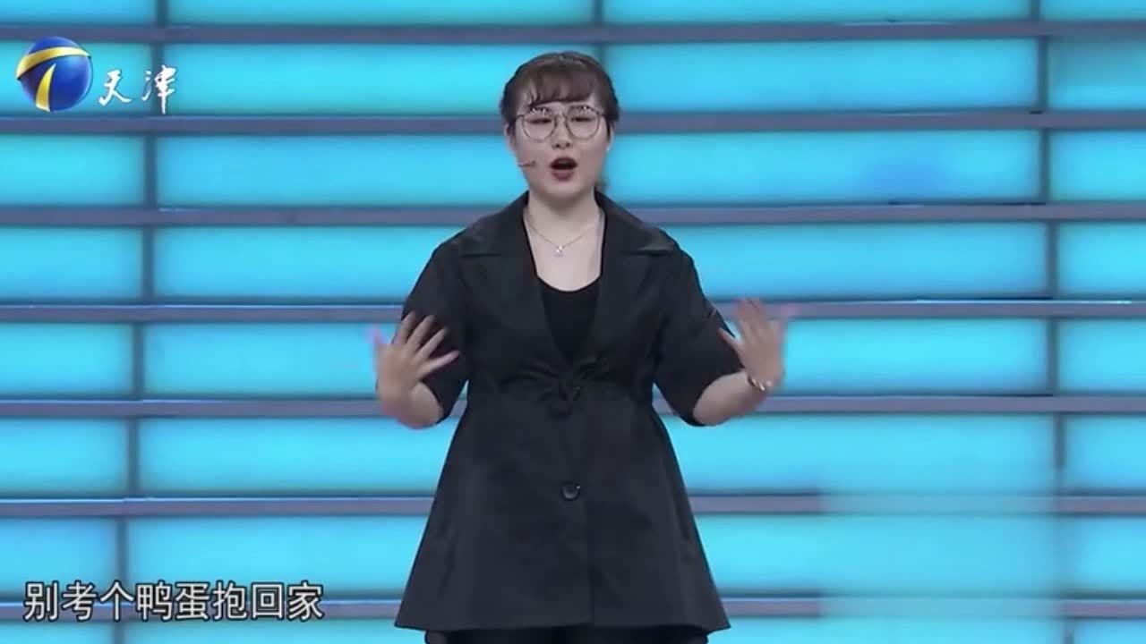 女孩带来手指操表演,意外征服了企业家,获得企业家赏识