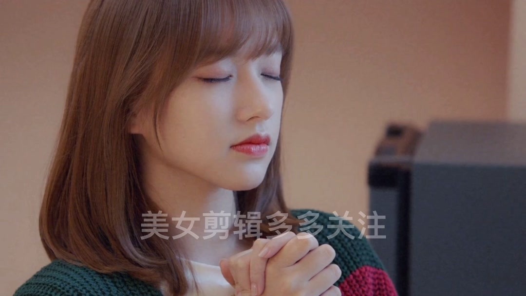 你微笑时很美:陆思诚和队友给童谣过生日,许诺明年送结婚证