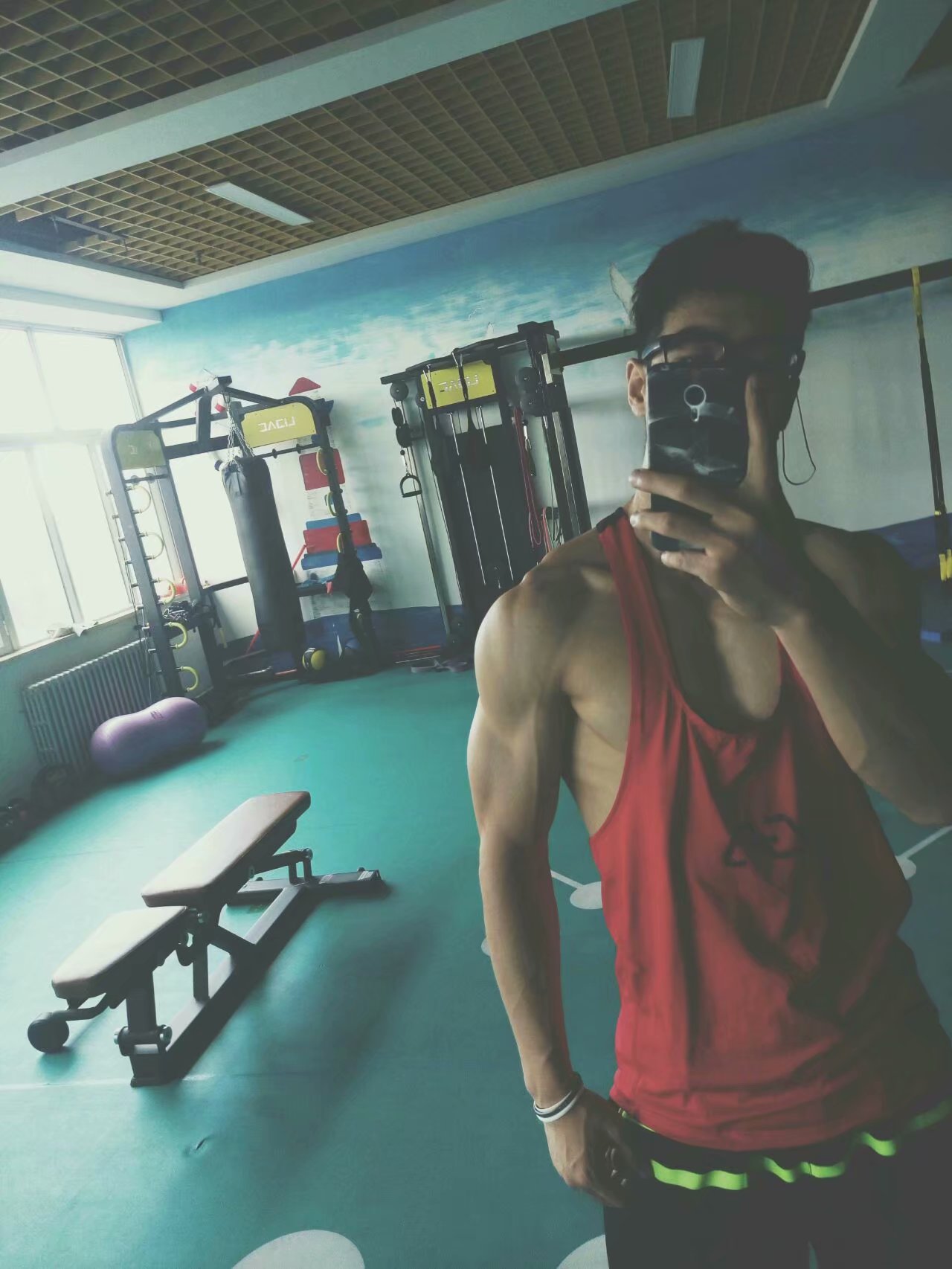 不想练腿的古龙同学