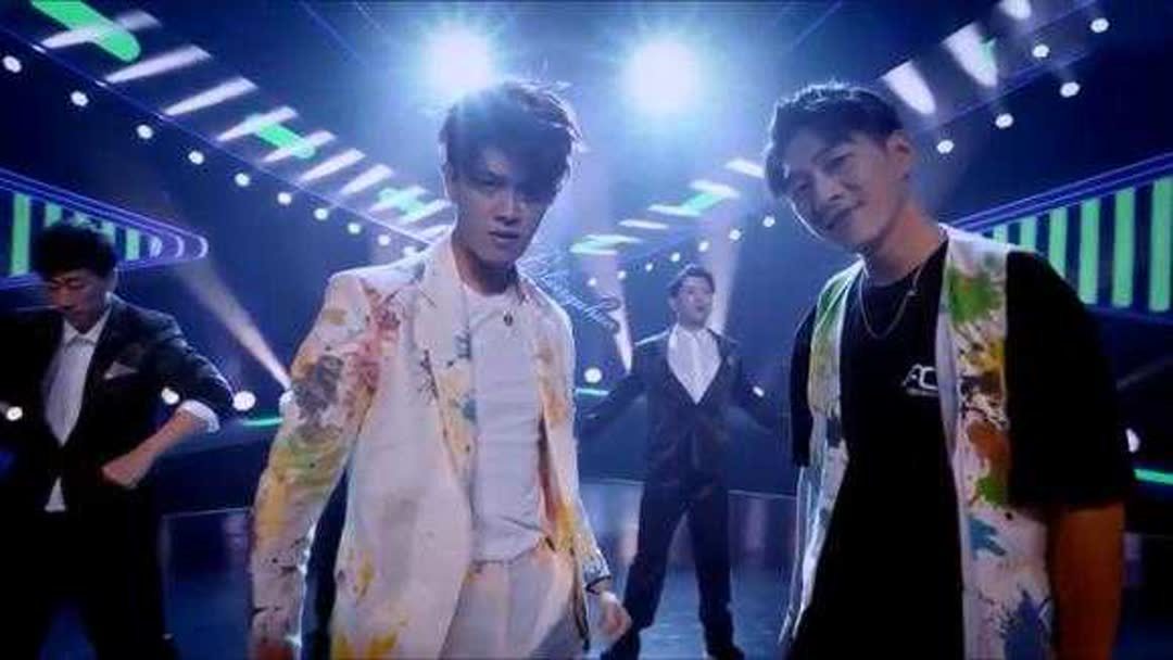 任嘉伦跳舞合集,与韩宇实力挑战蒙面震撼舞,奏感实在是太强了