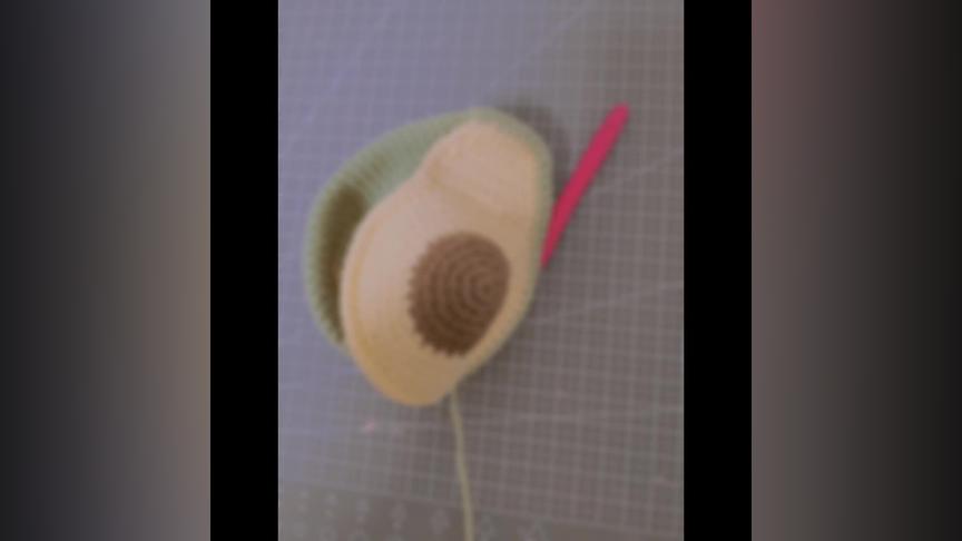 玩个毛线～萌萌哒牛油果ߤ�ߥ�#牛油果 #钩织教程