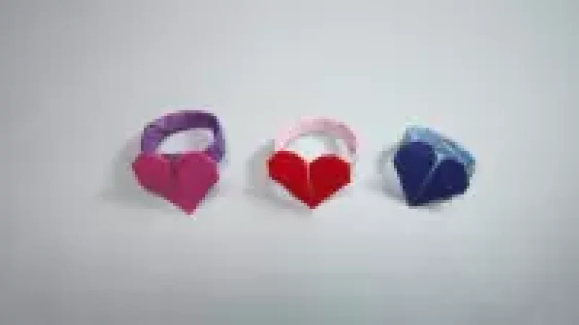 简单的手工折纸爱心戒指, 用四分之一张纸就能折出漂亮的心形戒指